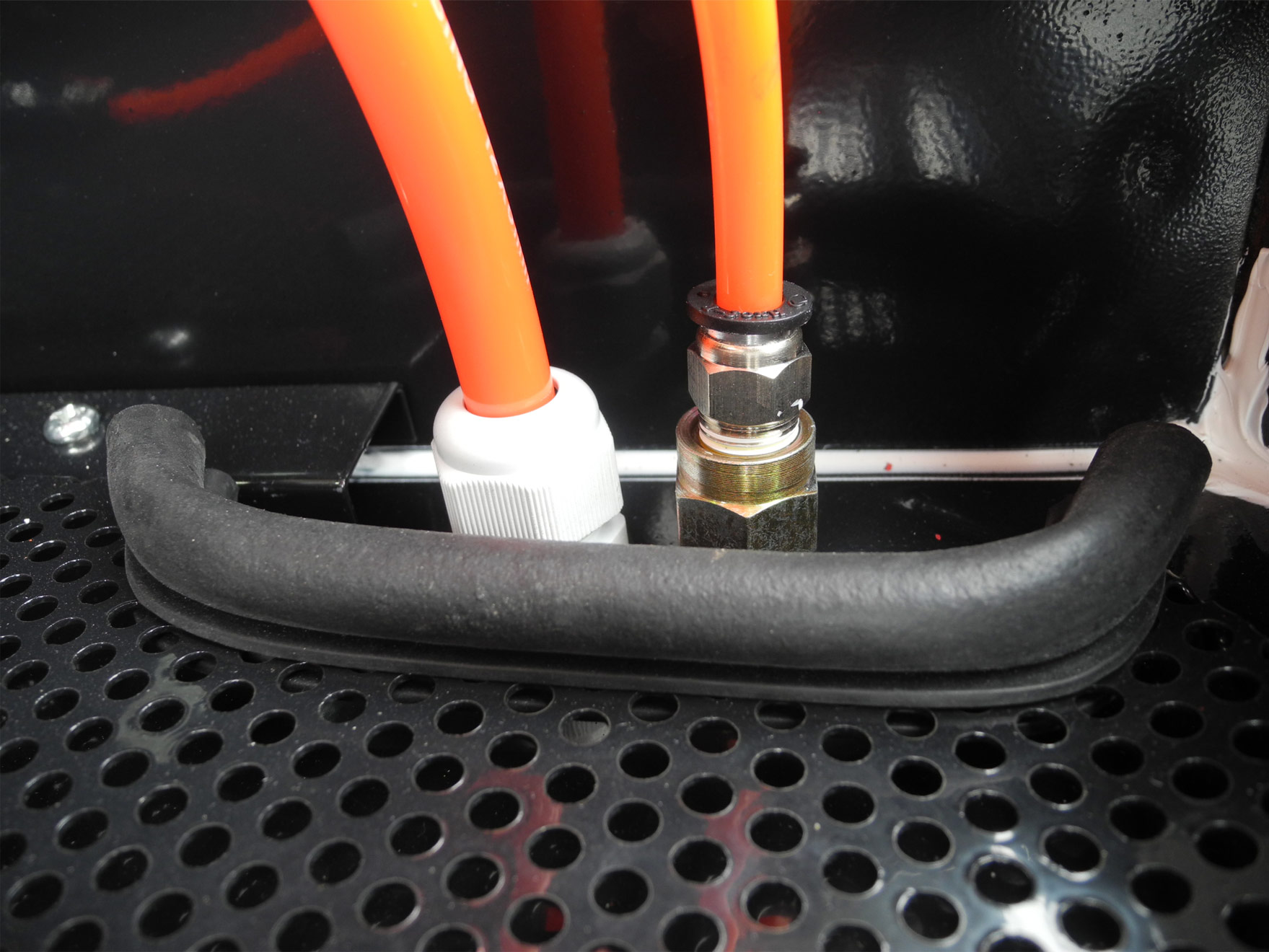 Redline 3 Gallon Air Powered Benchtop Parts Washer - FREE SHIPPING