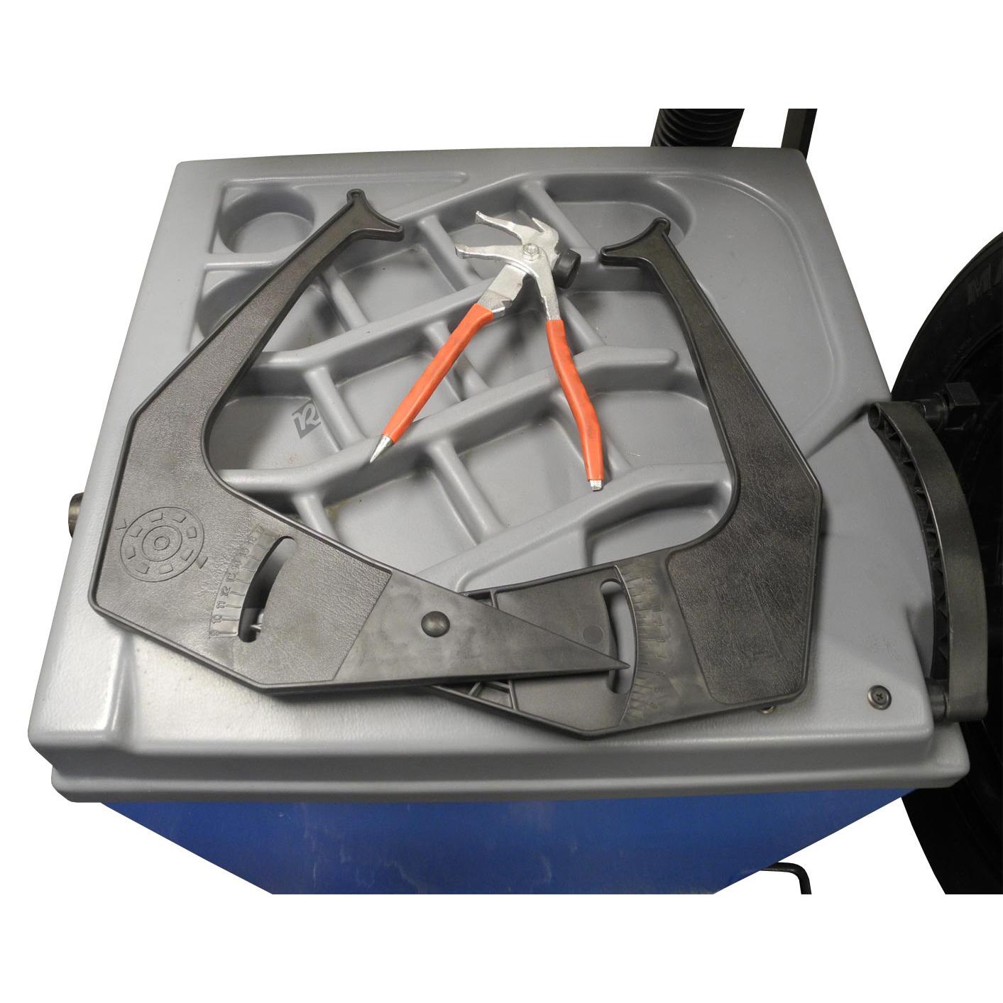 Triumph NTB-550 | Electronic Wheel Balancer | Red Line