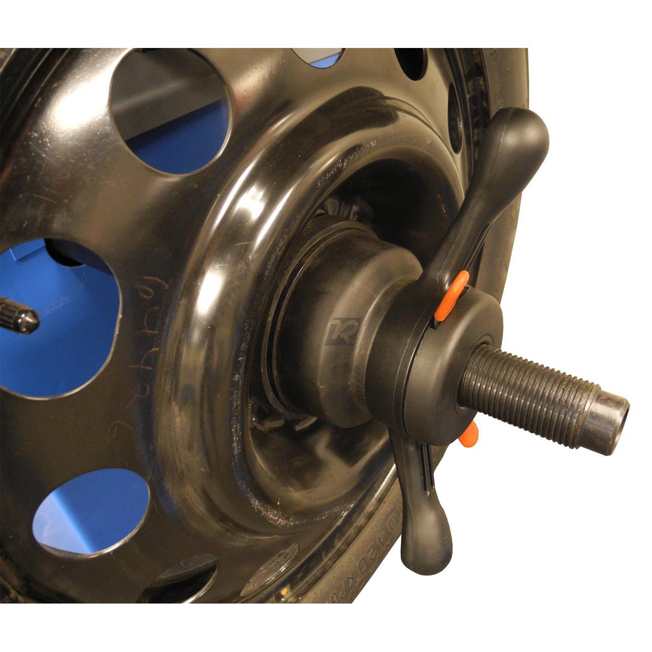 Triumph NTB-550 | Electronic Wheel Balancer | Red Line