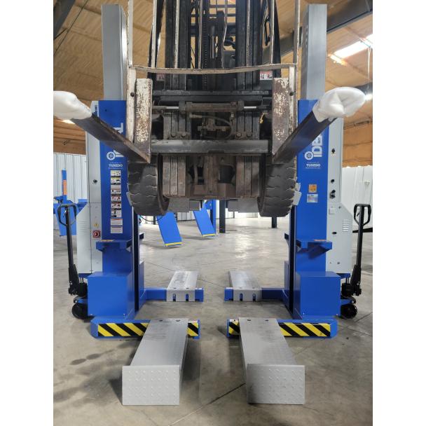 Ideal 13K Mobile 2-Column Forklift Lift | Redline Stands