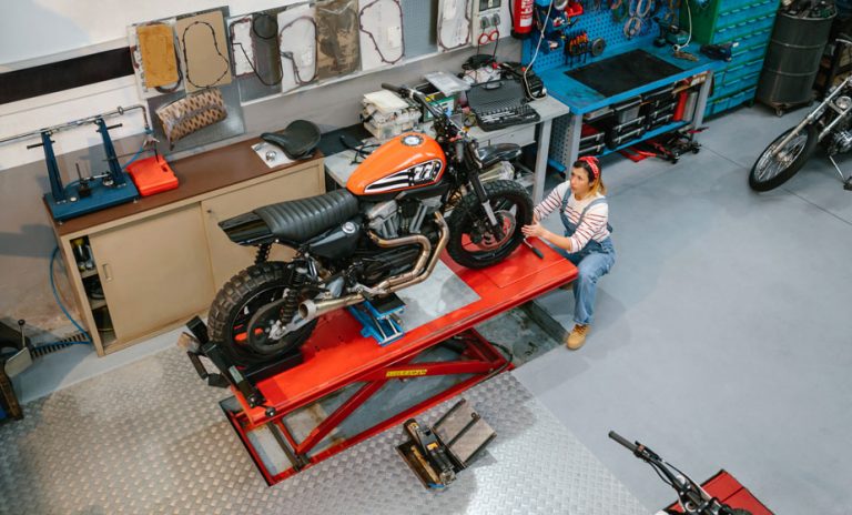 How To Properly Use Your Motorcycle Lift Table - Redline Stands Blog