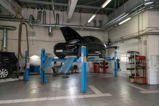 7 Benefits Of Having A Car Lift In Your Home Garage - Redline Stands Blog