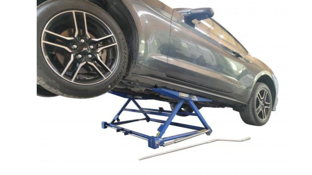 Low Ceiling Car Lift Options for Small Garages