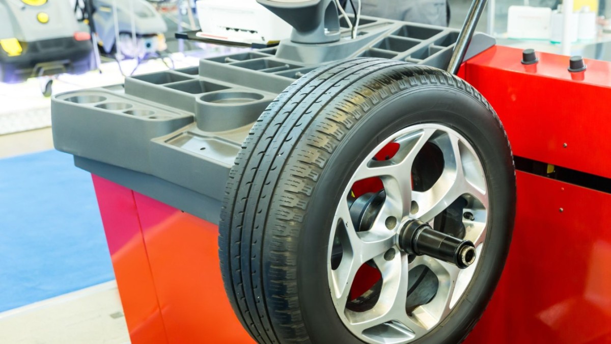 How to Spot Bad Wheel Alignment Symptoms Early
